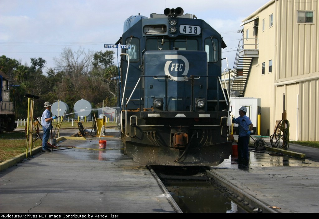 FEC 438 - Takes two `en to wash this bad boy